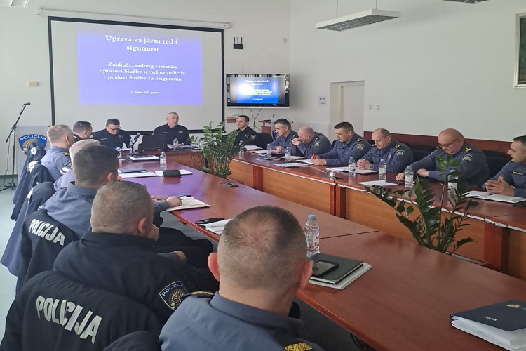 Ravnateljstvo policije - U Valbandonu održan seminar za rukovoditelje službi za poslove temeljne ...